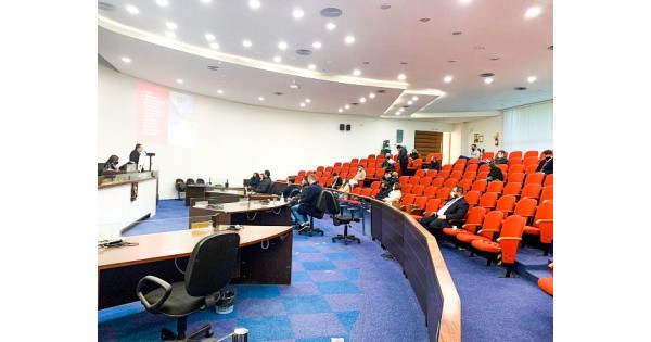Cocel apresenta aos vereadores principais ações em andamento