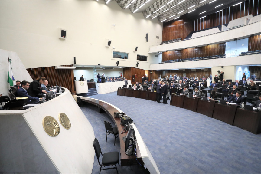 Com a realização de três sessões plenárias, Assembleia inicia recesso ...